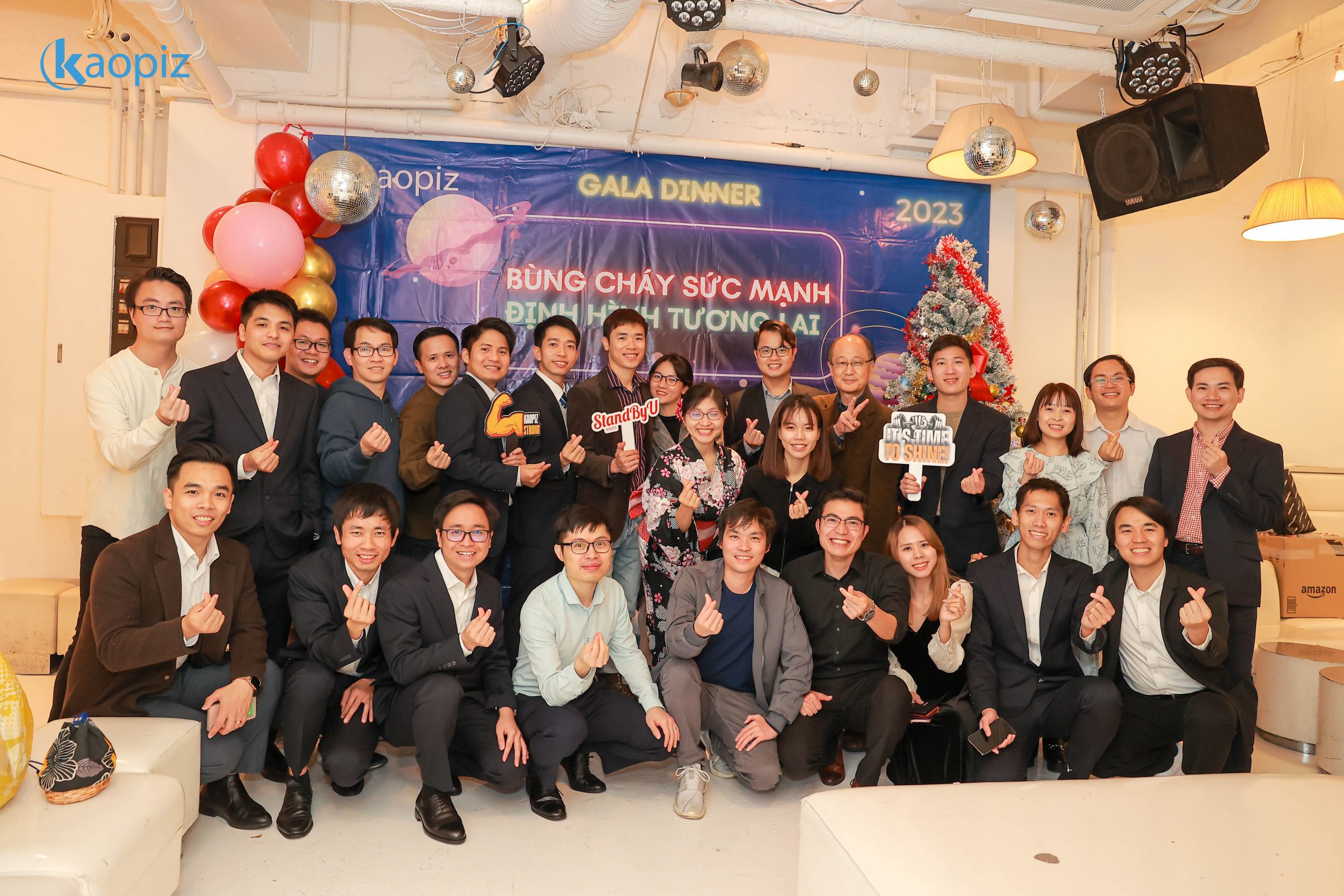 [Kaopiz Japan] Khép lại năm 2023 ấn tượng tại Gala Dinner “Bùng cháy sức mạnh - Định hình tương ...
