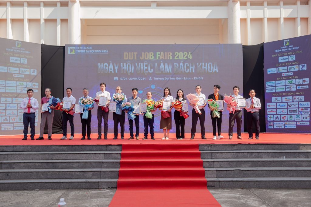 [KAOPIZ & DUT] Lần đầu Kaopiz Đà Nẵng “đi job fair” có gì? - Trang tin ...